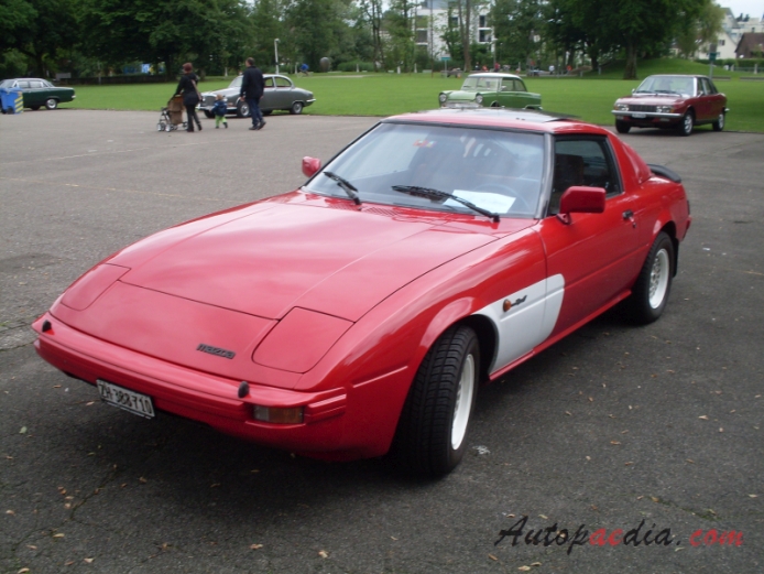 Mazda RX-7 1st generation 1979-1985 (1983 series 2 SA), left front view ...